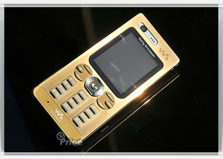 Sony Ericsson W880i Gold edition – Newlaunches
