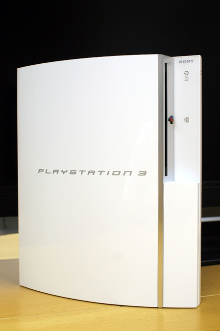 White Playstation 3 40GB – Photo gallery – Newlaunches
